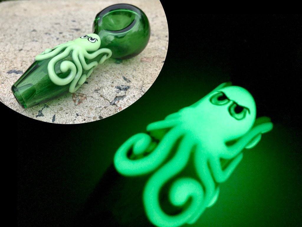 Glow in the Dark Octopus Pipe - Glass Patriots