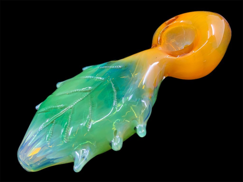 Leaf Glass Pipe - Glass Patriots